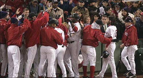 사진으로 다시 보는 2004 WS : MLBPARK