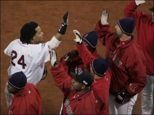 사진으로 다시 보는 2004 WS : MLBPARK