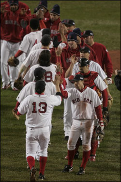 사진으로 다시 보는 2004 WS : MLBPARK